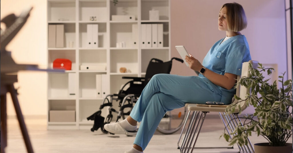 How to Stay Awake During Night Shift? Pros and Cons