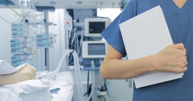 Why Should You Choose a Career as a Travel PCU Nurse